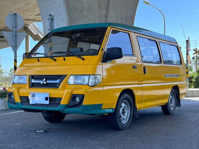 中古車-2013 三菱 得利卡 廂型車 黃色 跑12萬 8人座 冷氣很冷 後排椅子都很新 跑工地 載工人首選,Mitsubishi 三菱 ...
